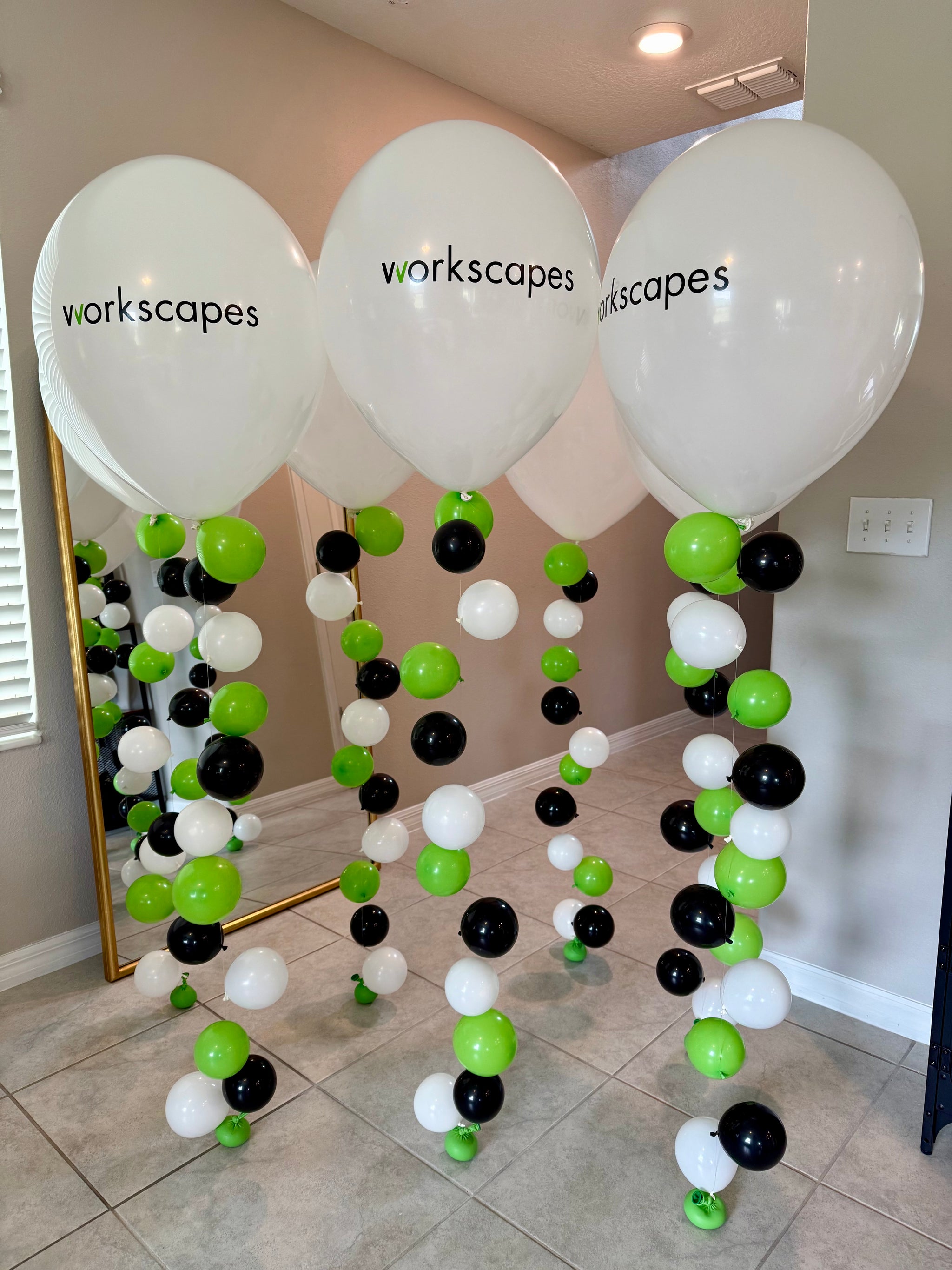 Cascade Latex Centerpiece | Balloon Arrangement Delivery – Balloonbouquett